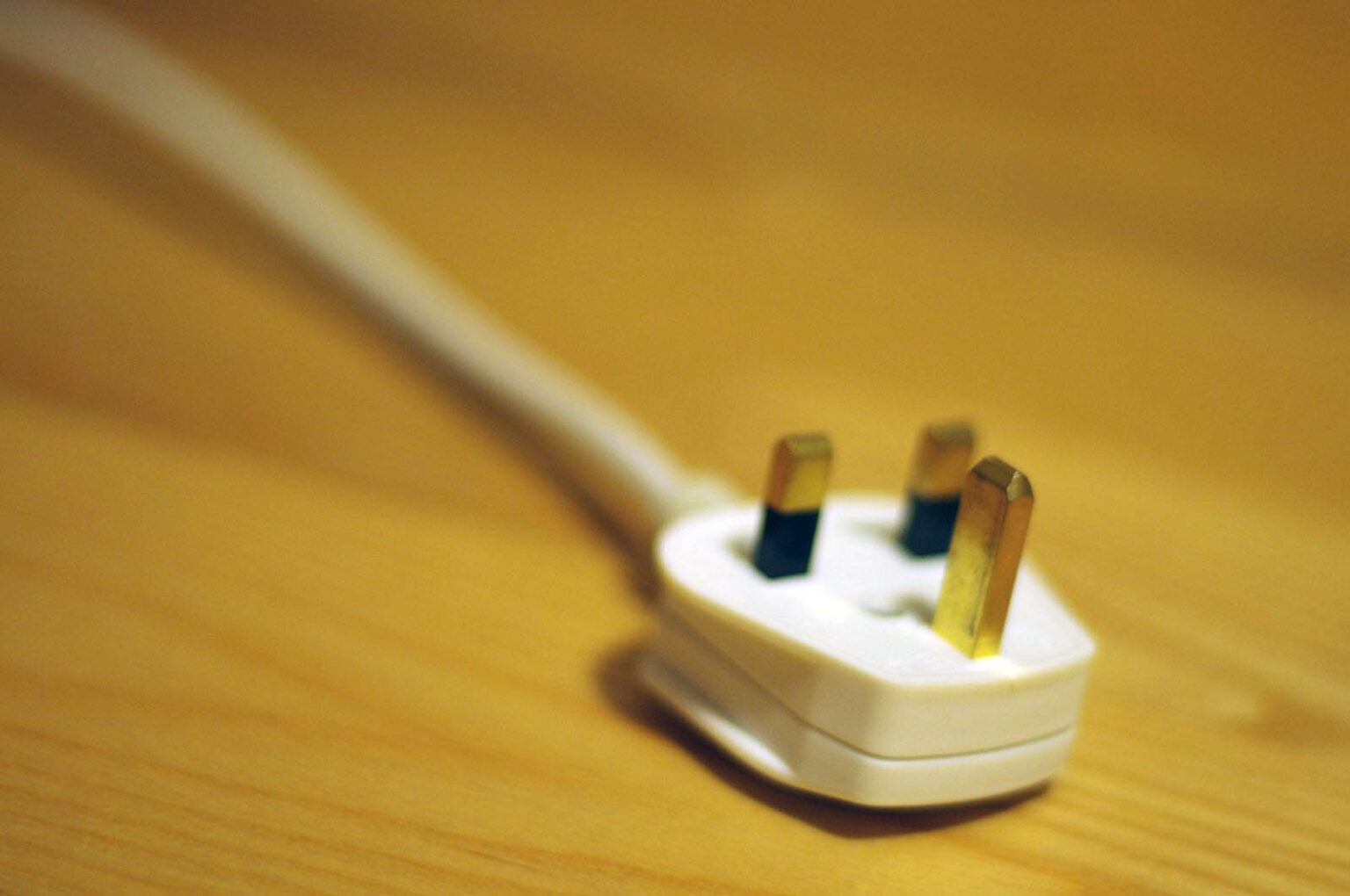 Is It Safe to Replace a Molded Plug? Exploring the Safety and Steps ...